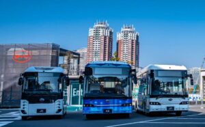 BYD、中型EVバス「J7」の納車開始。フルライン体制が揃う | NEXT MOBILITY | ネクストモビリティ